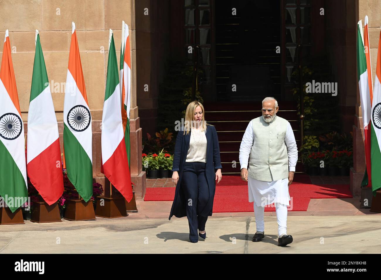Italian Premier Giorgia Meloni, left, and Indian Prime Minister ...