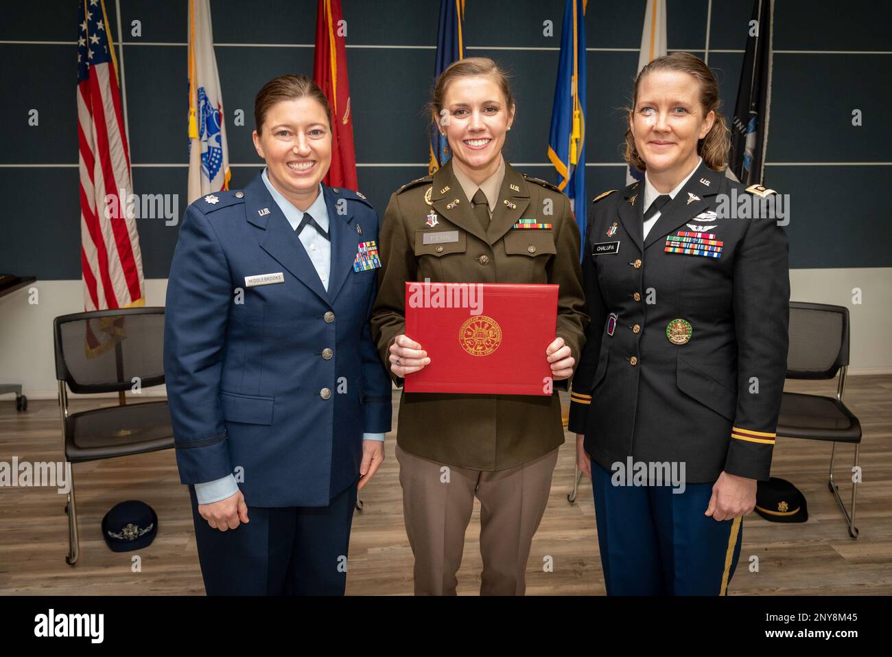 U.S. Army 1st. Lt. LeAnn Penn U.S. Coast graduated as physician ...