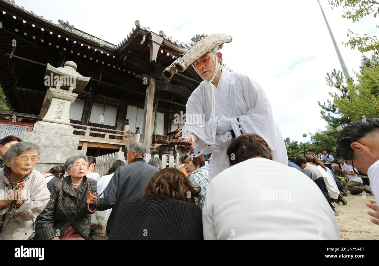 Kogen Kamahori, chief priest at Enryakuji-issan Zenjuin, arrives at ...