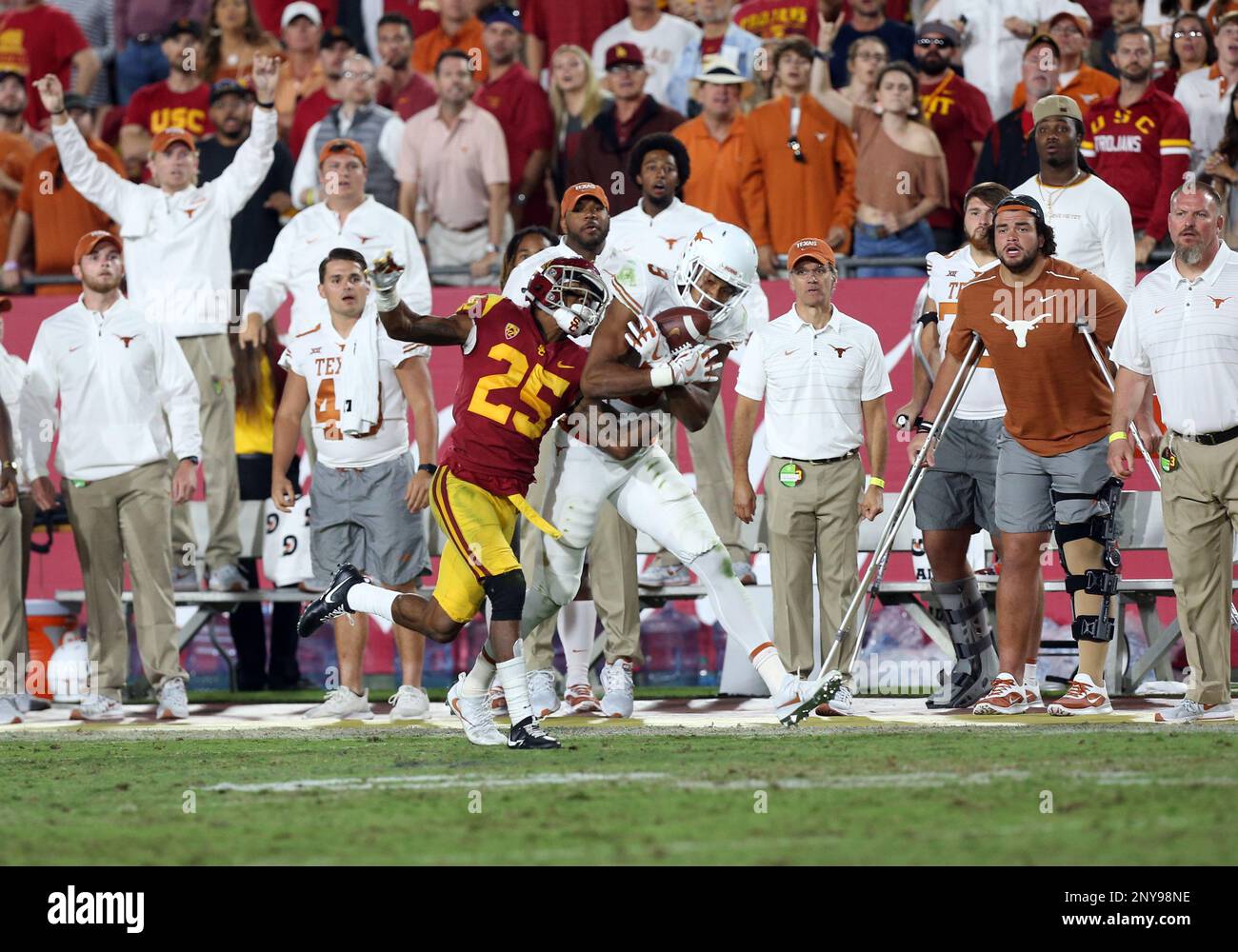 LOS ANGELES, CA - SEPTEMBER 16: Texas Longhorns (9) Collin Johnson (WR ...