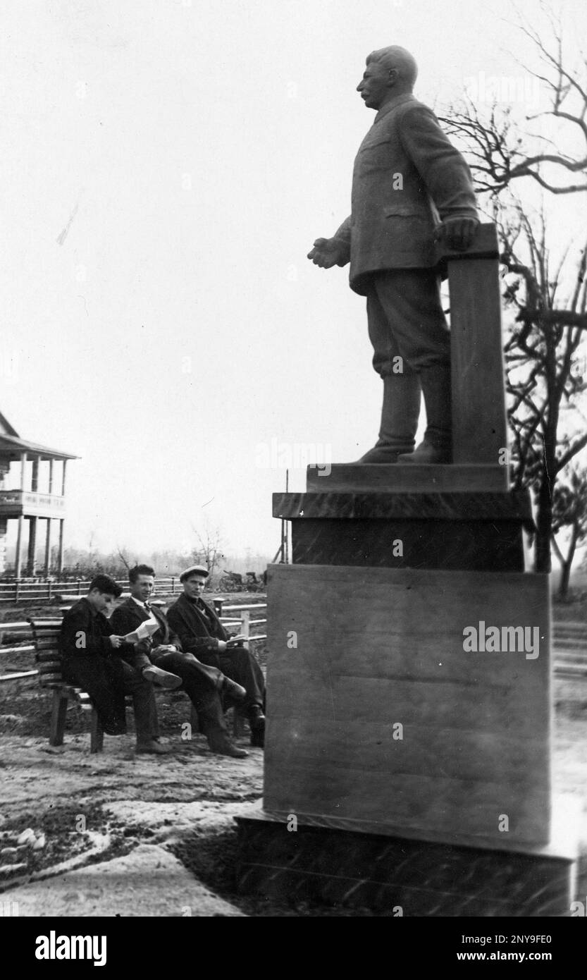 In this photo provided by The Russian Museum of Ethnography, people ...