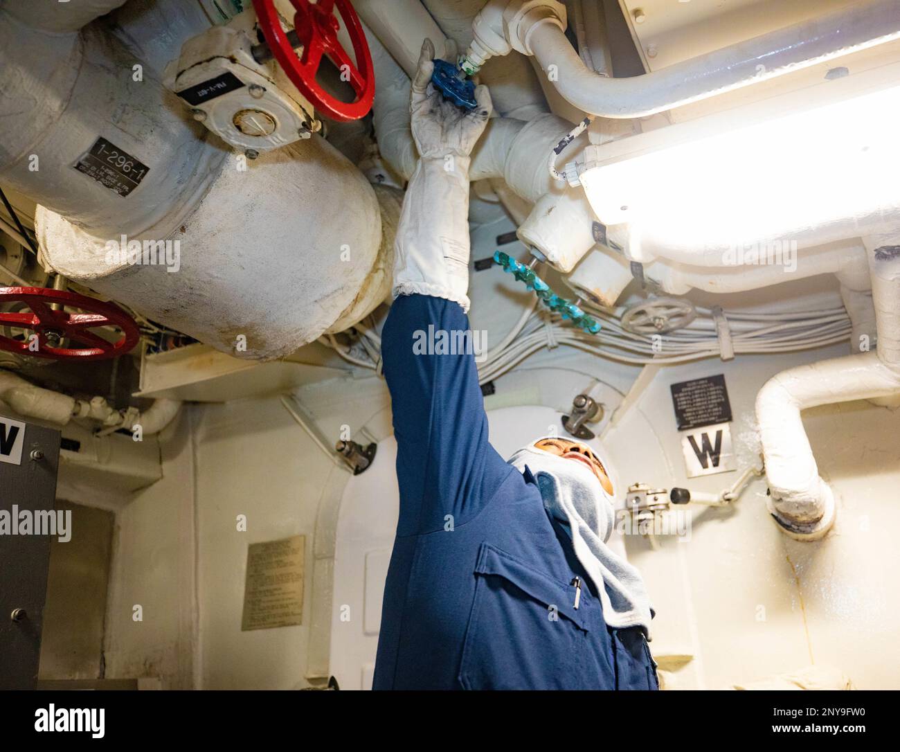 230124-N-QF023-1086 PHILLIPINE SEA (Jan. 24, 2023) Electrician’s Mate ...