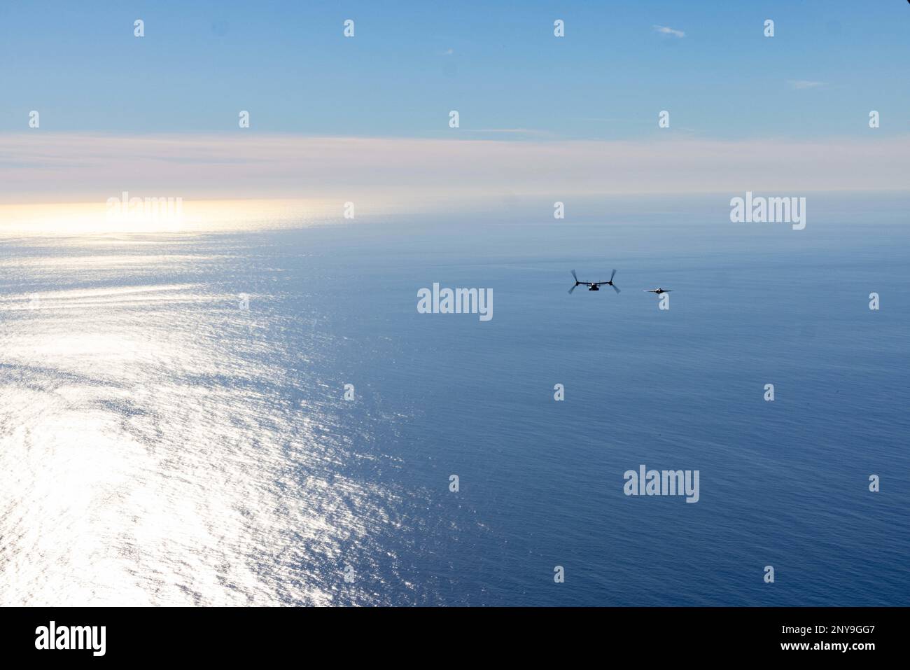 An MV-22B Osprey with Marine Medium Tiltrotor Squadron (VMM) 165 ...