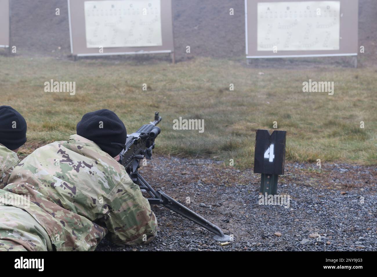 U.S. Soldiers with the Pennsylvania National Guard train with M240B ...