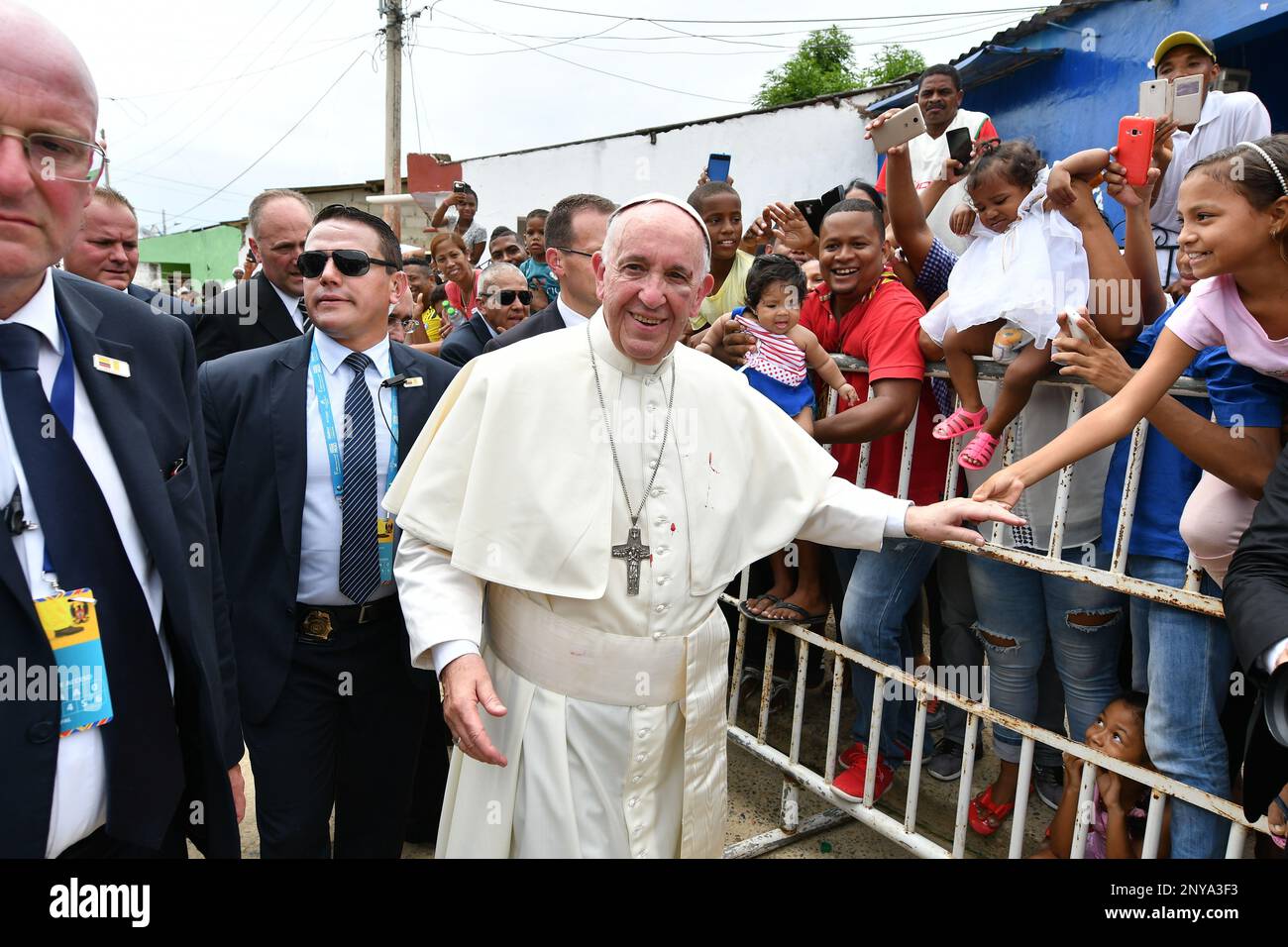Pope Francis greets the faithful with a bruise on his face after he ...