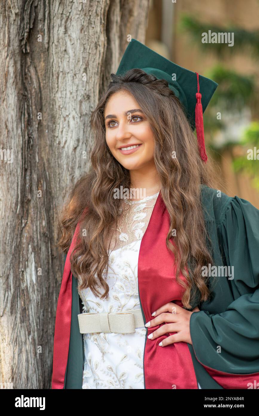 Female graduation cap and gown hi-res stock photography and images - Alamy