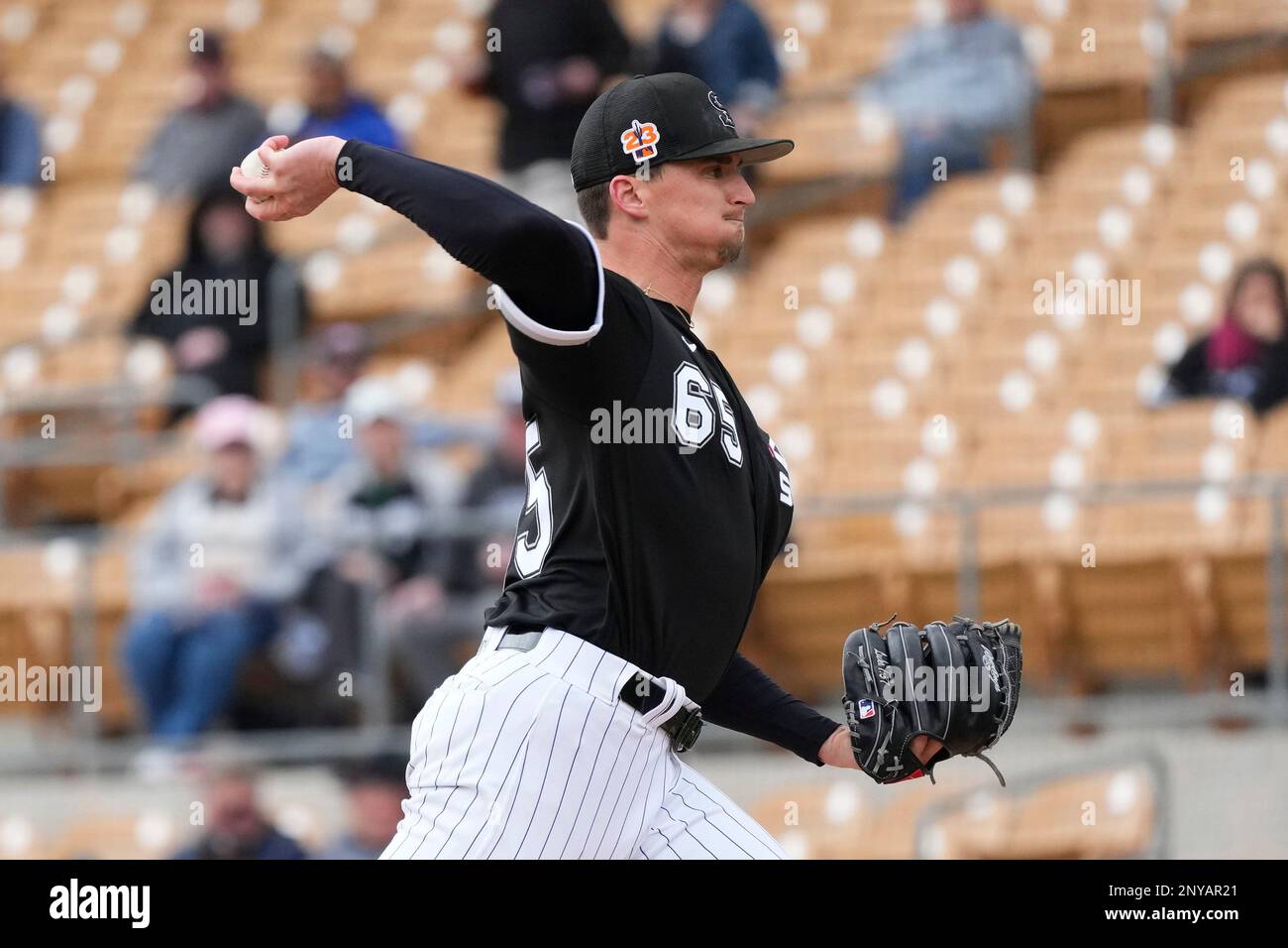 Chicago White Sox pitcher Davis Martin throws a pitch against the ...