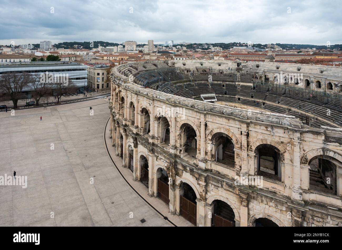Roman nimes amphitheatre antiquity hi-res stock photography and images ...