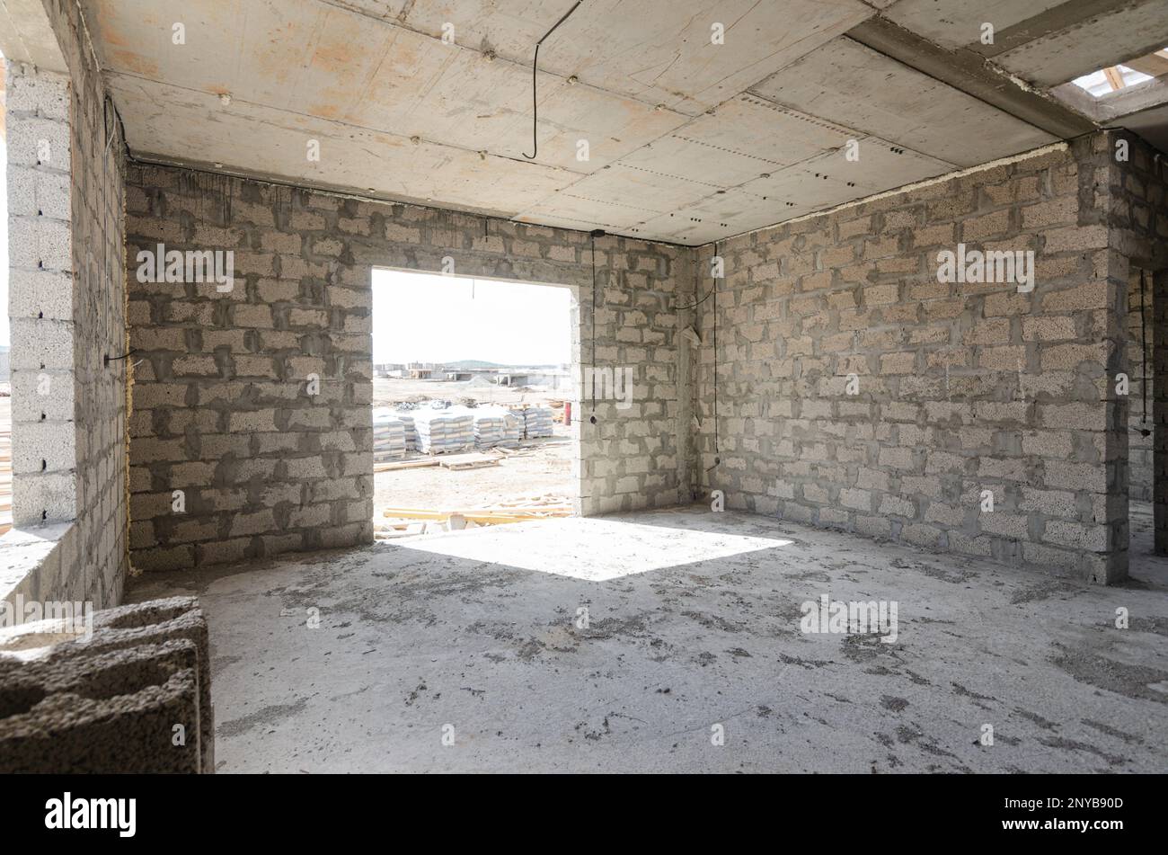 Load bearing floor hi-res stock photography and images - Alamy