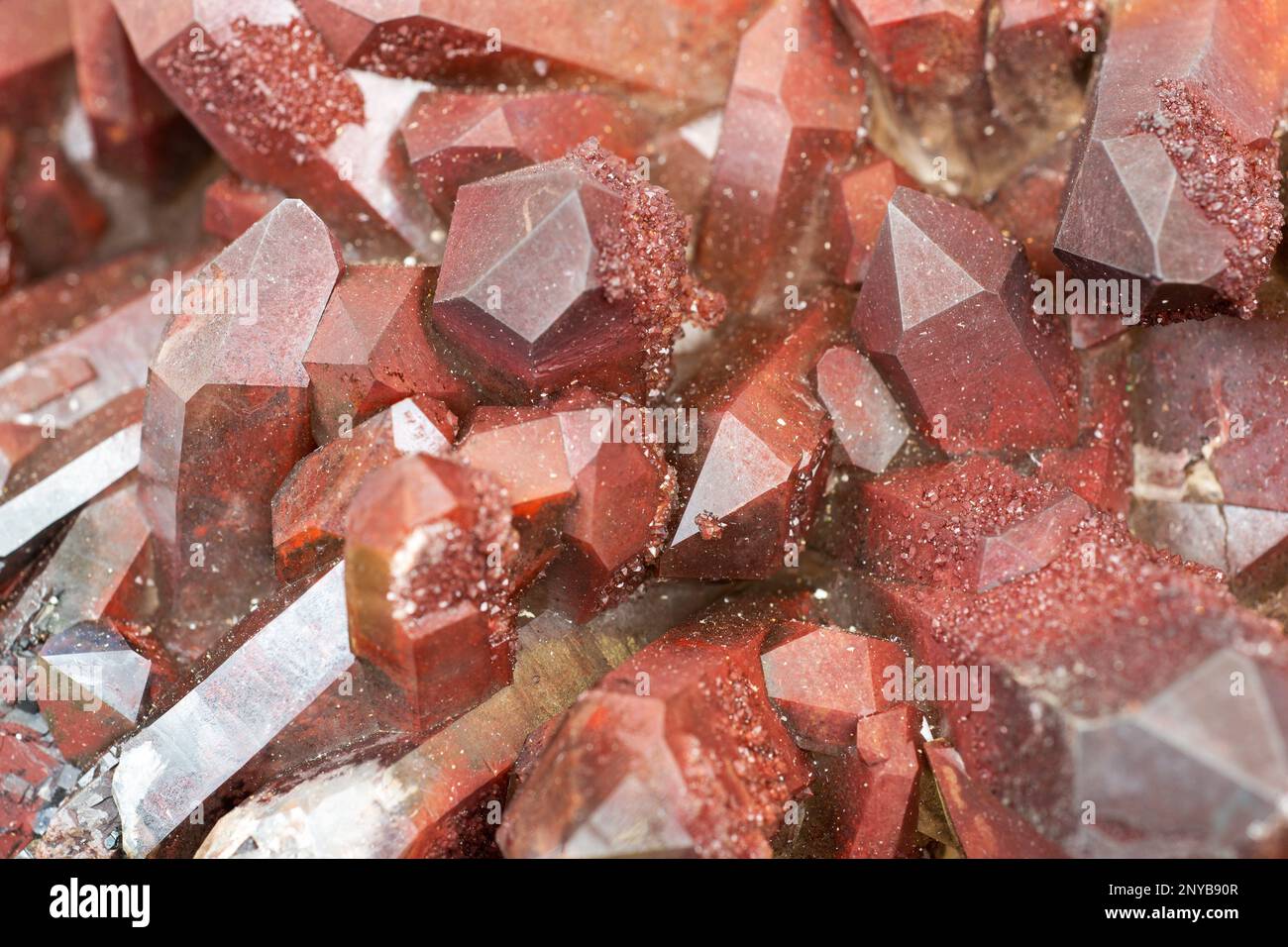 Spiky crystals quartz hi-res stock photography and images - Alamy