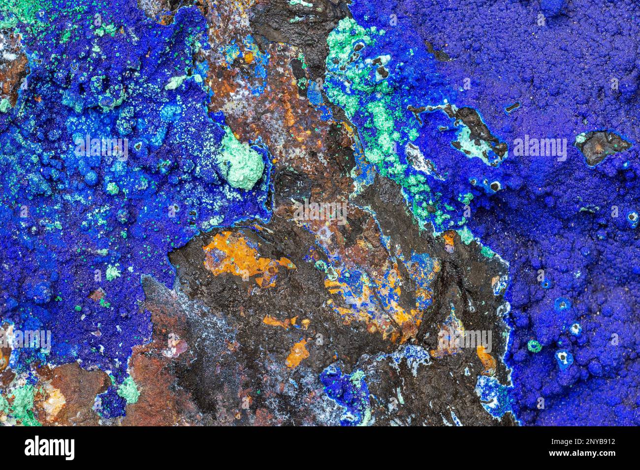 Lapis lazuli stone hi-res stock photography and images - Alamy