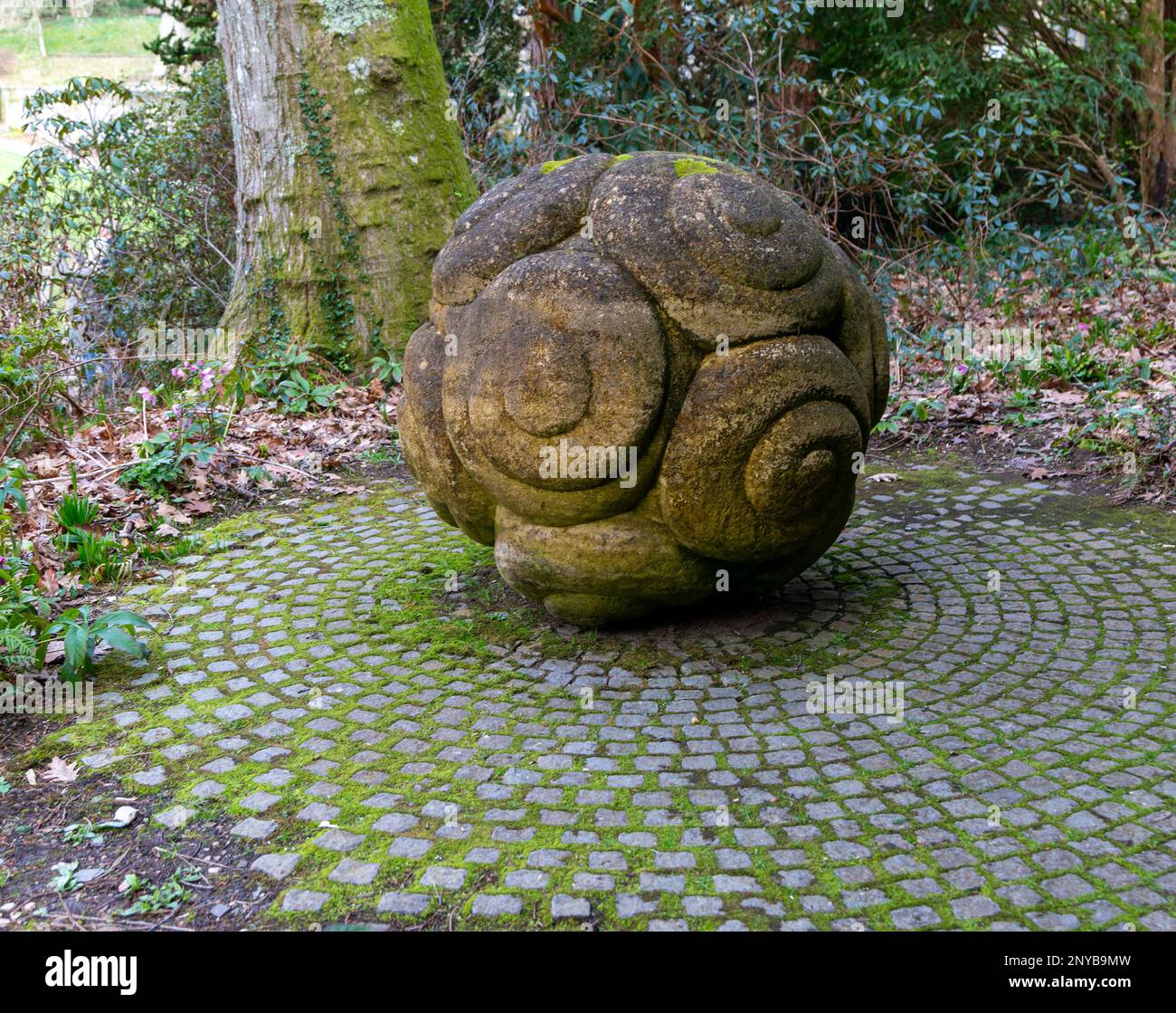 'Jacob's Pillar' sculpture by Peter Randall-Page 2005 in garden ...