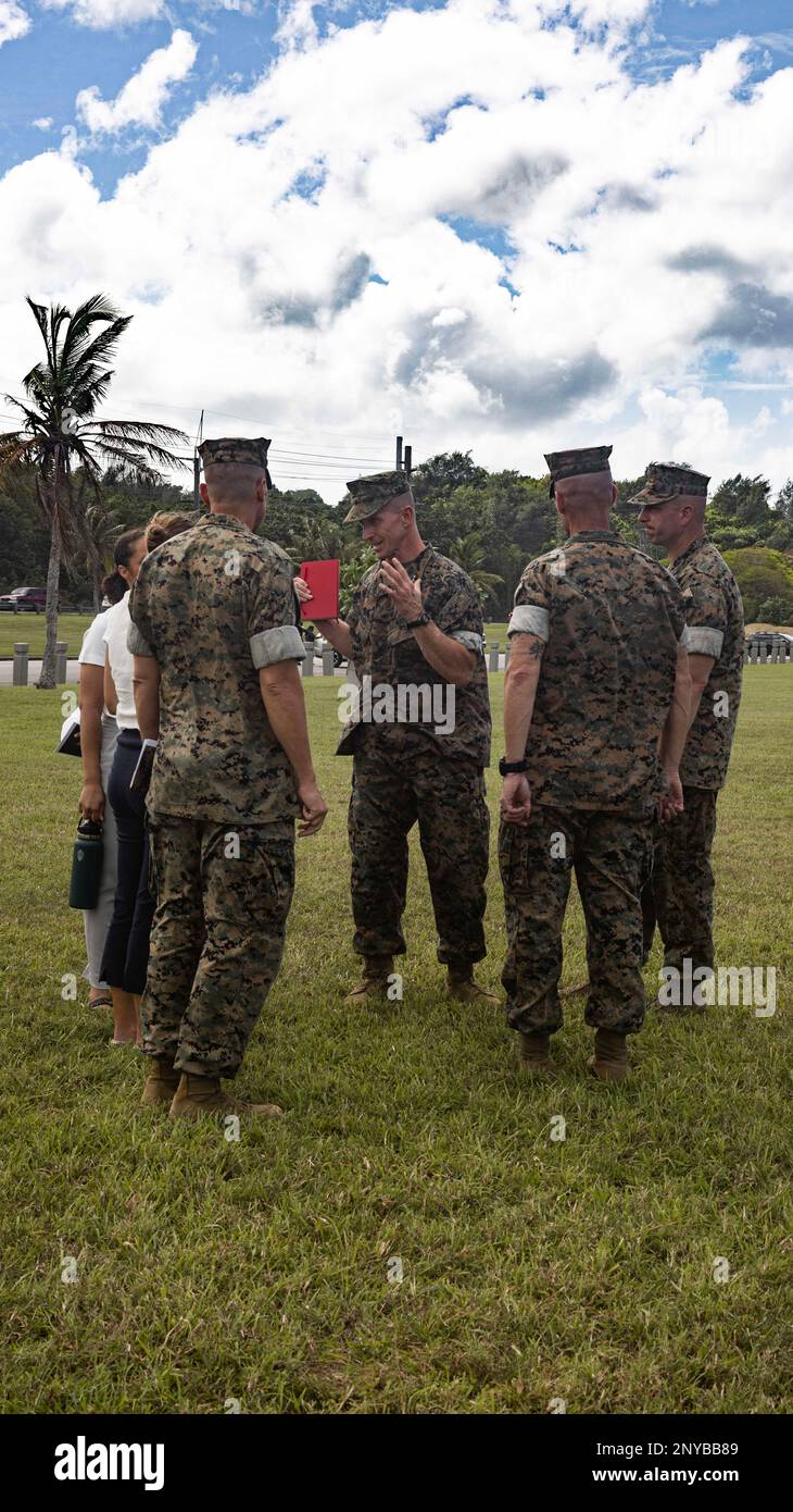 U.S. Marine Corps Maj. Gen. Stephen E. Liszewski, center, the ...