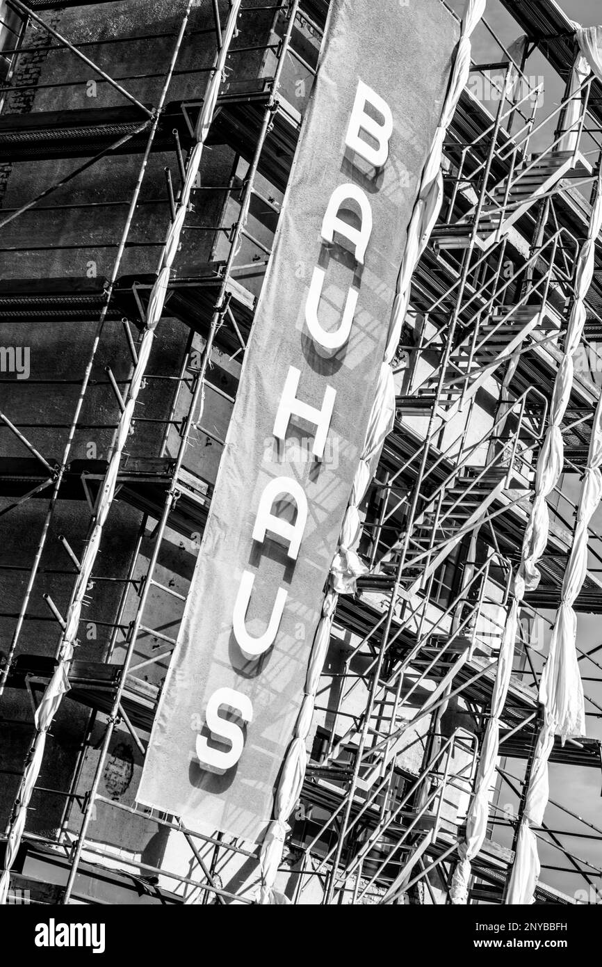 High school building sign Black and White Stock Photos & Images - Alamy