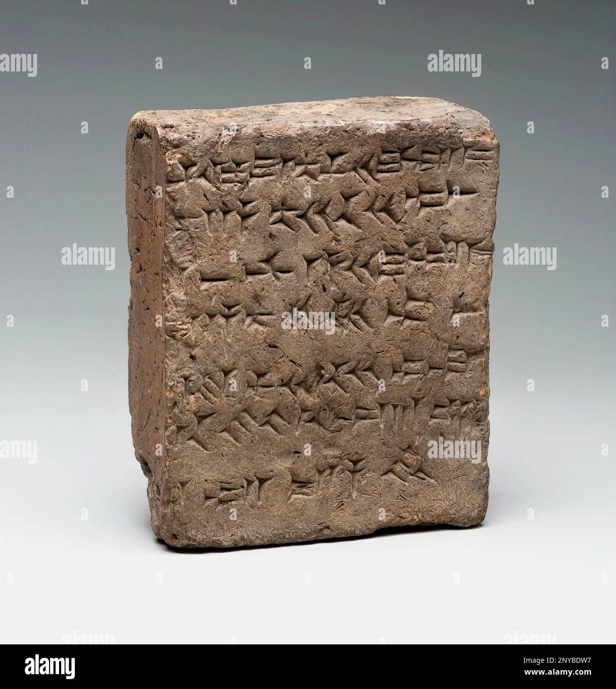 Mesopotamian ziggurat hi-res stock photography and images - Alamy