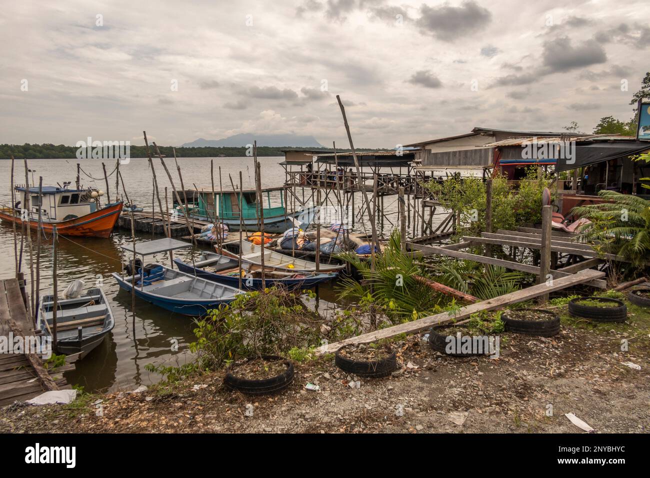 Boardwalk waterfront waterside hi-res stock photography and images - Alamy