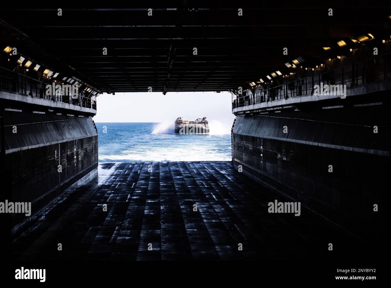 Navy landing craft hi-res stock photography and images - Alamy