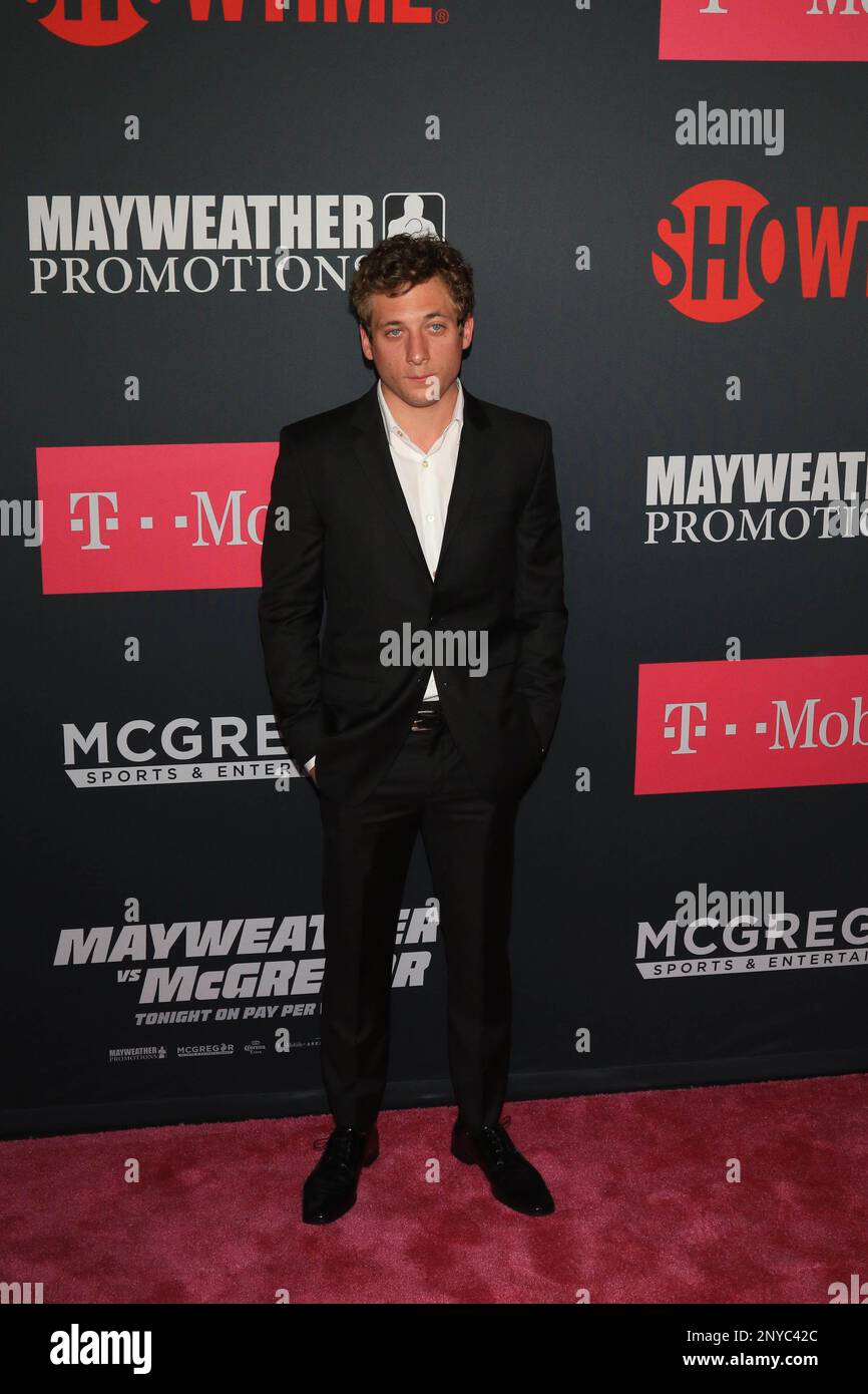 Photo by: gotpap/STAR MAX/IPx2017Jeremy Allen White at The Mayweather ...
