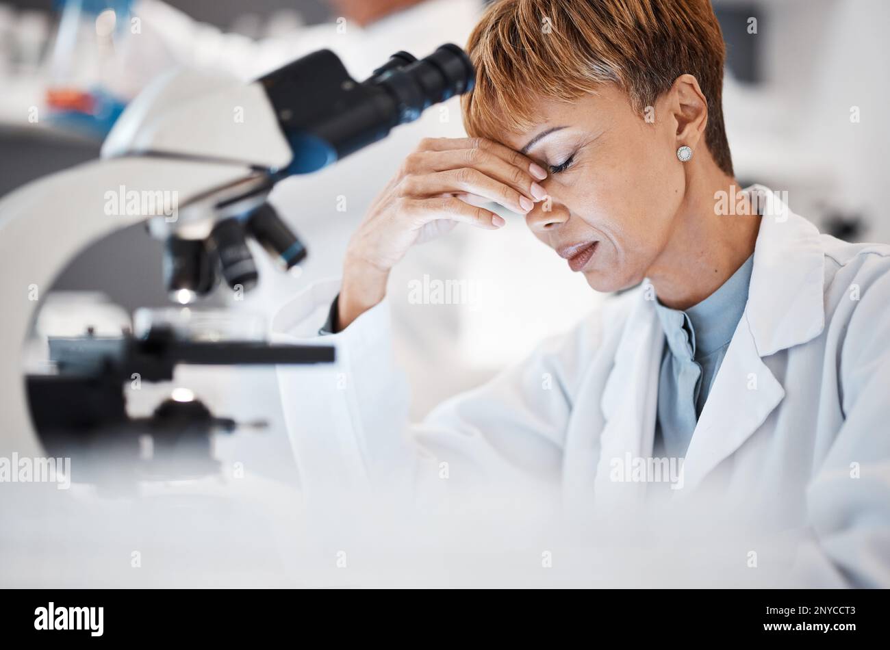 Female scientist angry hi-res stock photography and images - Alamy