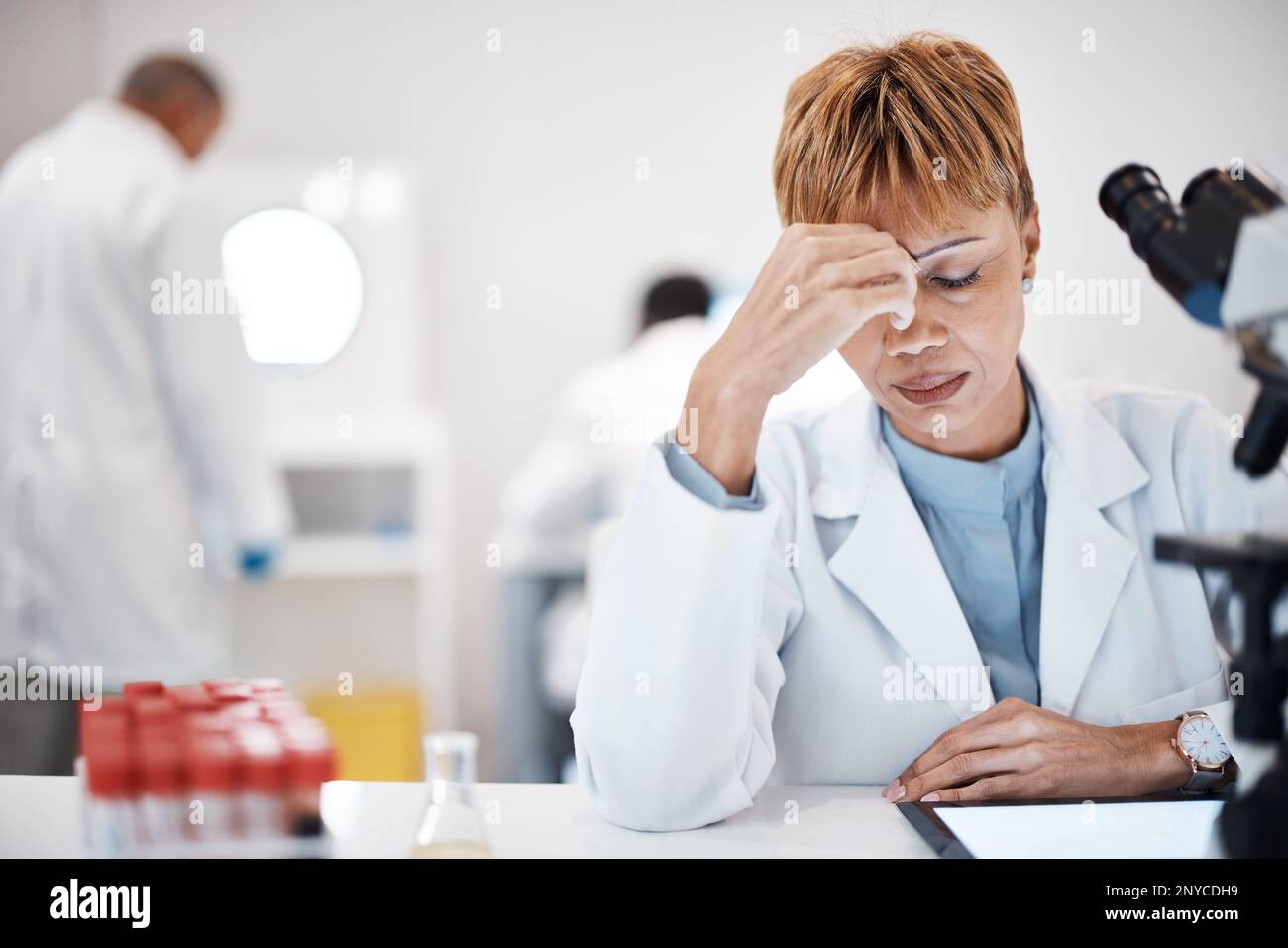 Female scientist angry hi-res stock photography and images - Alamy