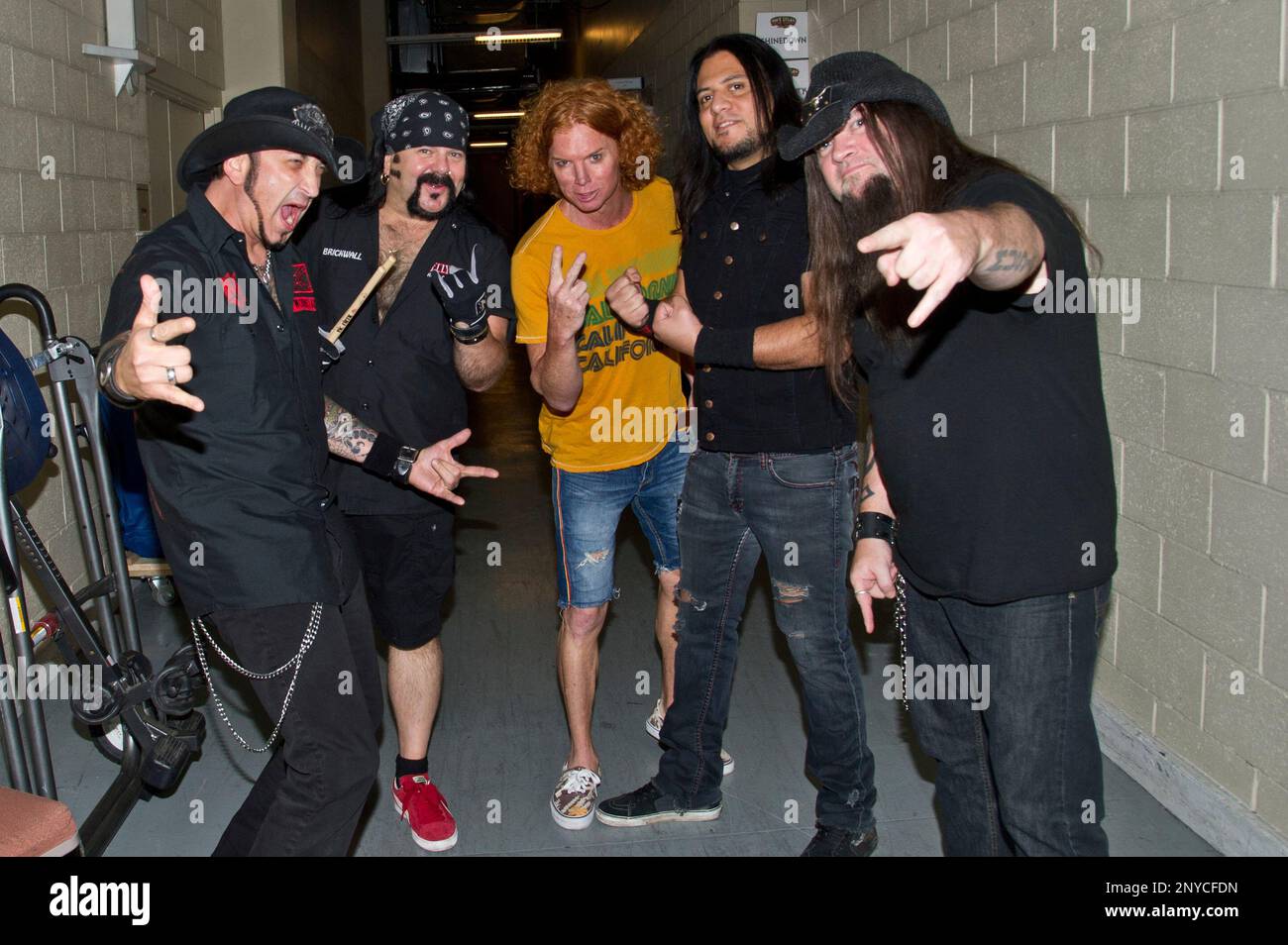 Carrot Top poses with Tom Maxwell, Vinnie Paul, Bob Zilla, and Greg ...