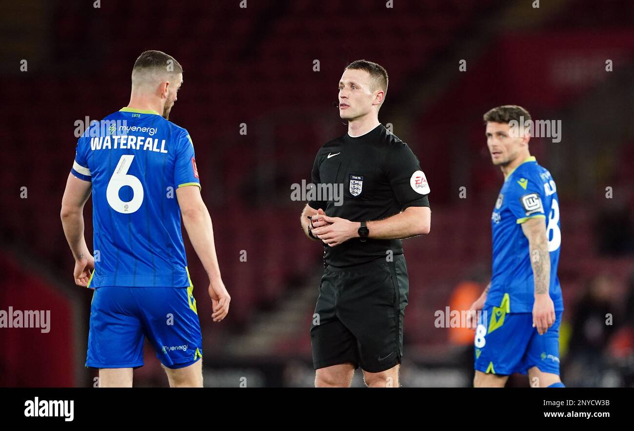 Referee Thomas Bramall during the Emirates FA Cup fifth round match at ...