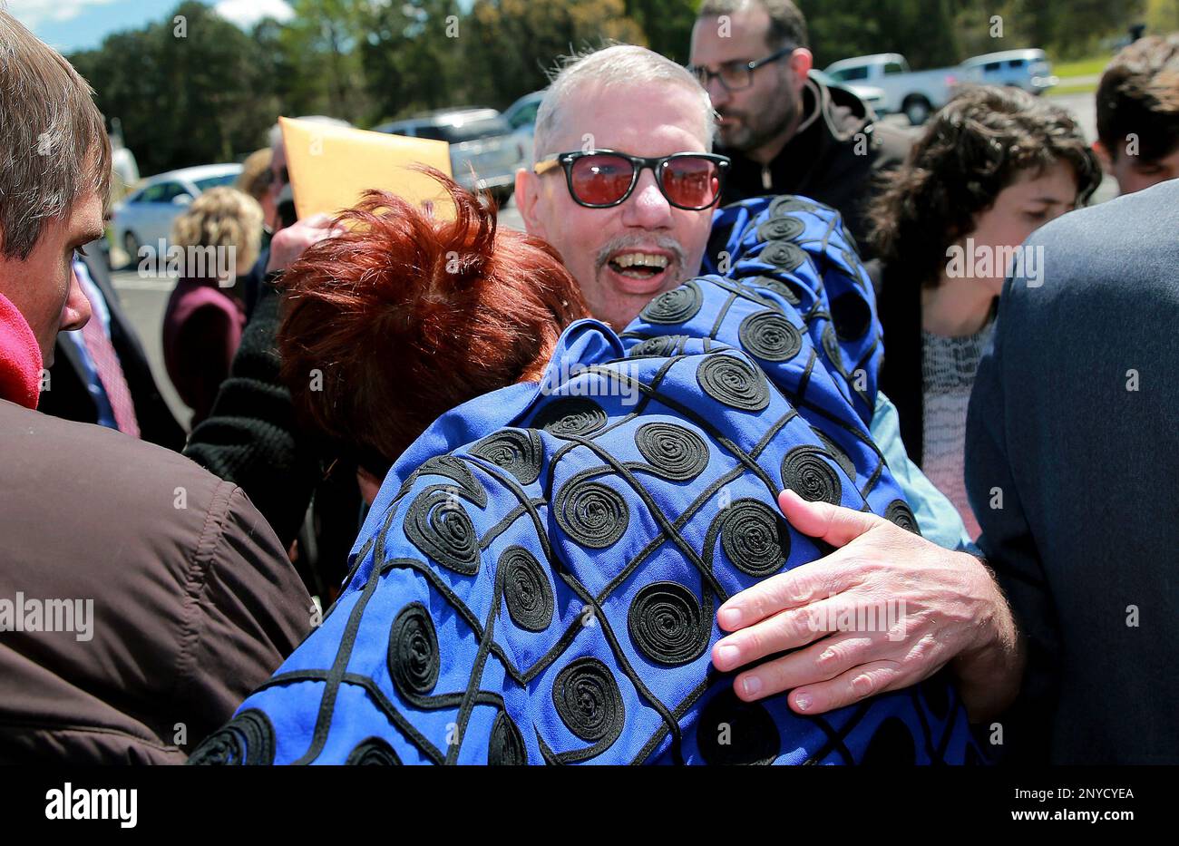 FILE - In this April 9, 2016 file photo, Keith Allen Harward, center ...