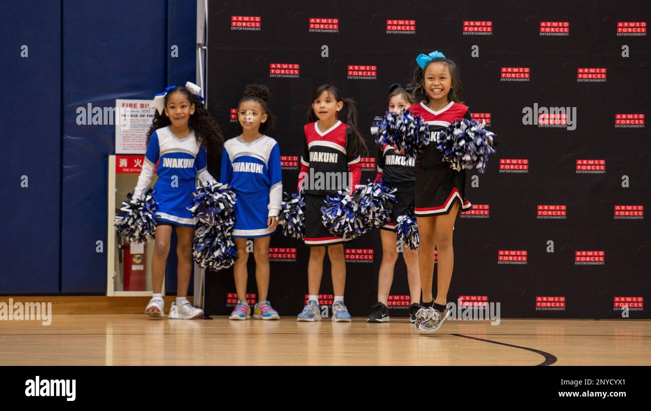 Marine Corps Air Station Iwakuni children participate in games with ...