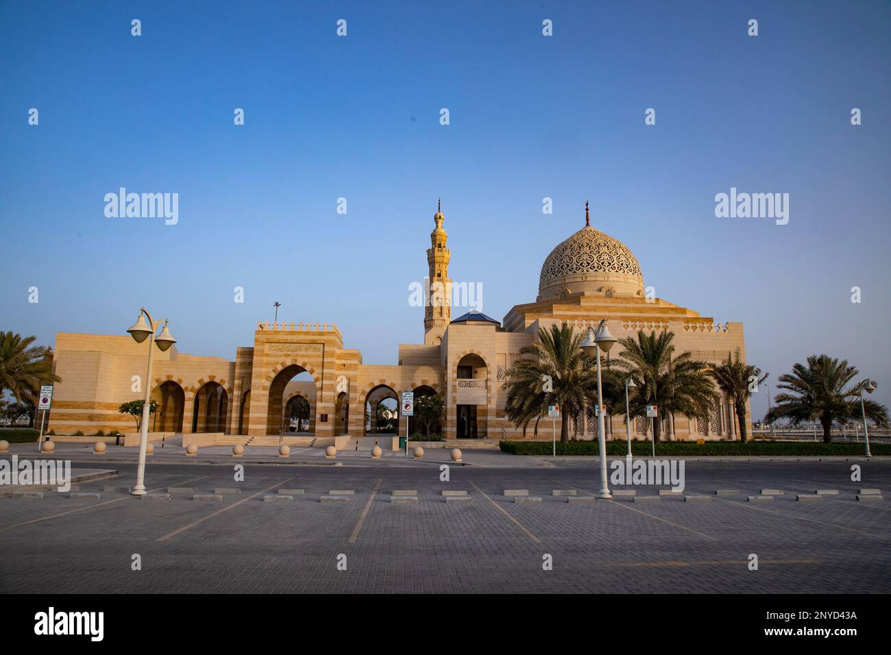 Shaikh Isa Bin Salman Al Khalifa Grand Mosque, Kingdom of Bahrain ...