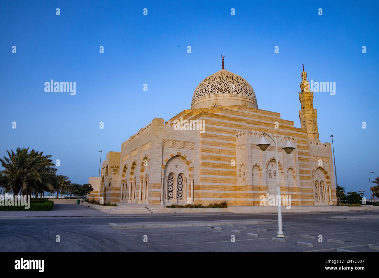 Shaikh Isa Bin Salman Al Khalifa Grand Mosque, Kingdom of Bahrain ...