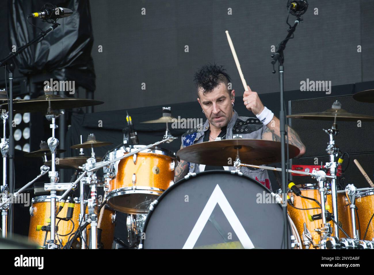 Rich Beddoe of Saint Asonia performs during the Louder Than Life ...