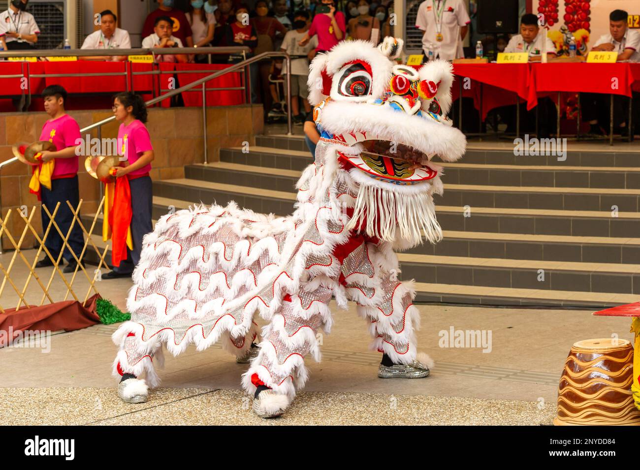 A traditional Southern Chinese Lion Dance Troupe Stock Photo - Alamy