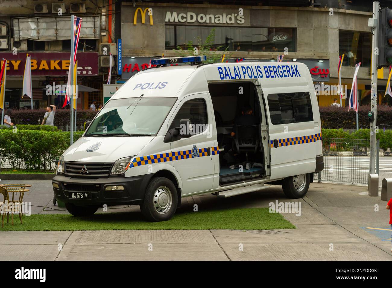 Balai polis bergerak hi-res stock photography and images - Alamy