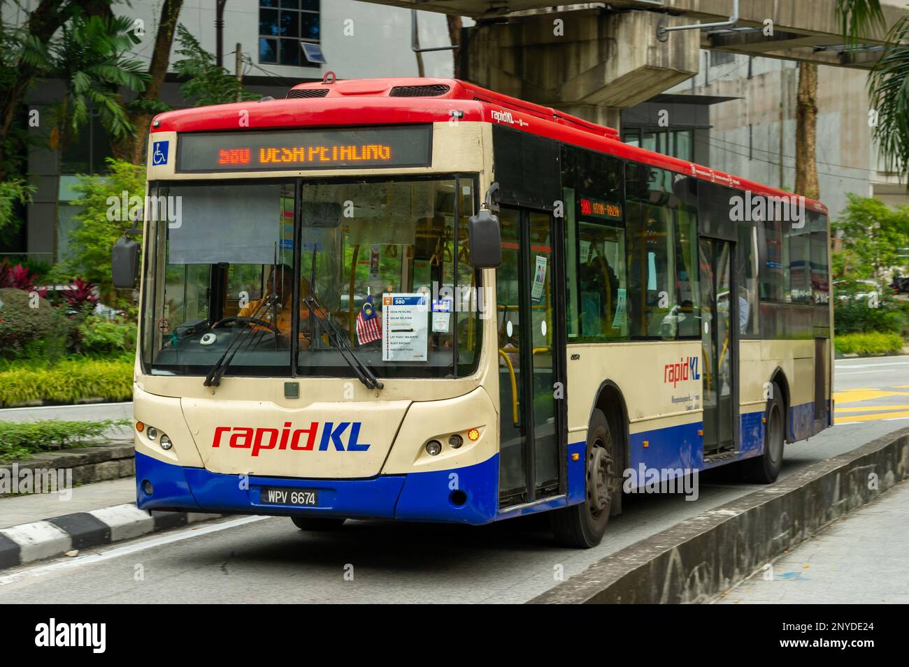 A Malaysian RapidKL bus driving along Jalan Sultan Ismail, Kuala Lumpur, Malaysia Stock Photo ...