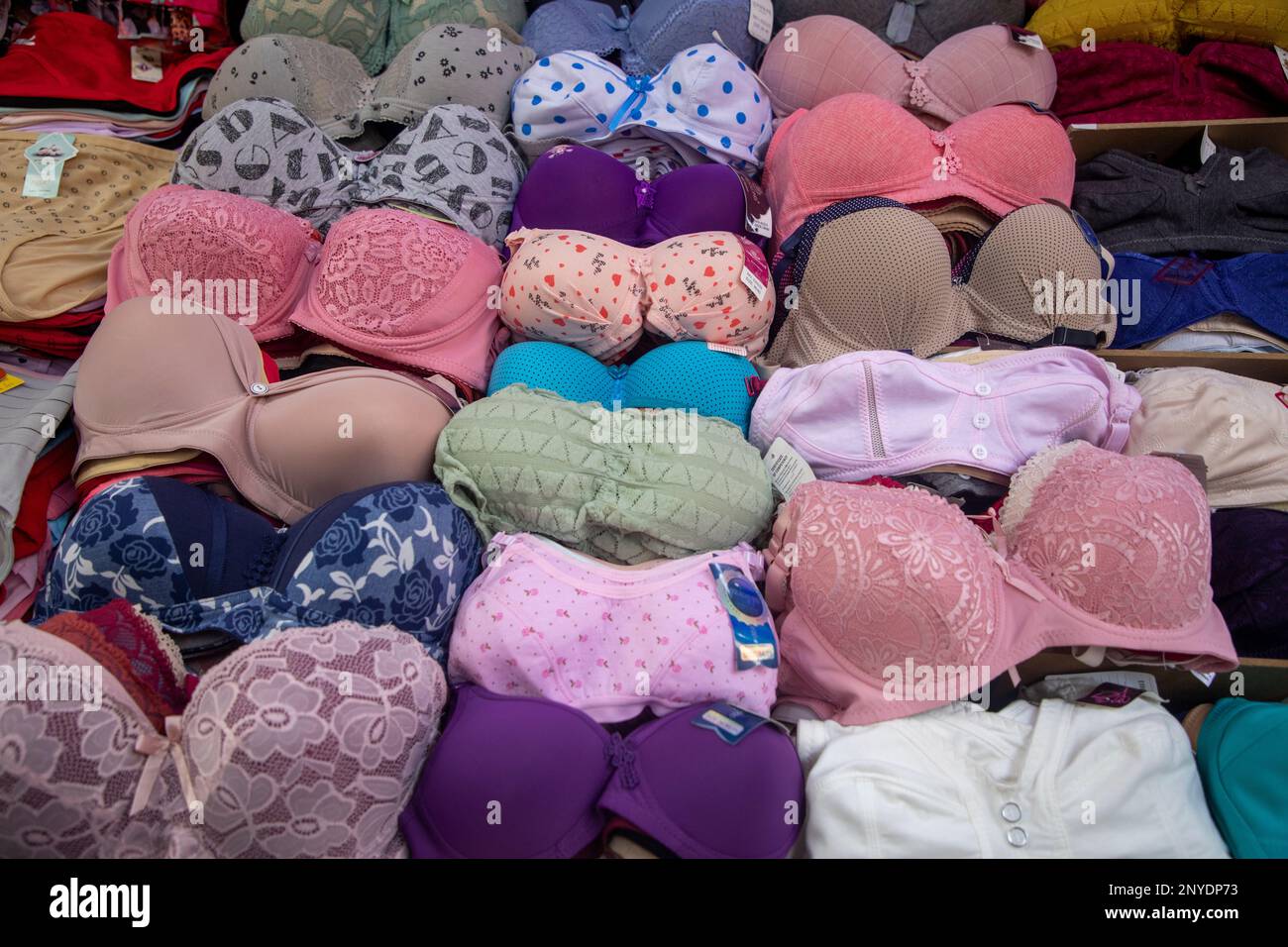 Bahrain street view city capital hi-res stock photography and images ...