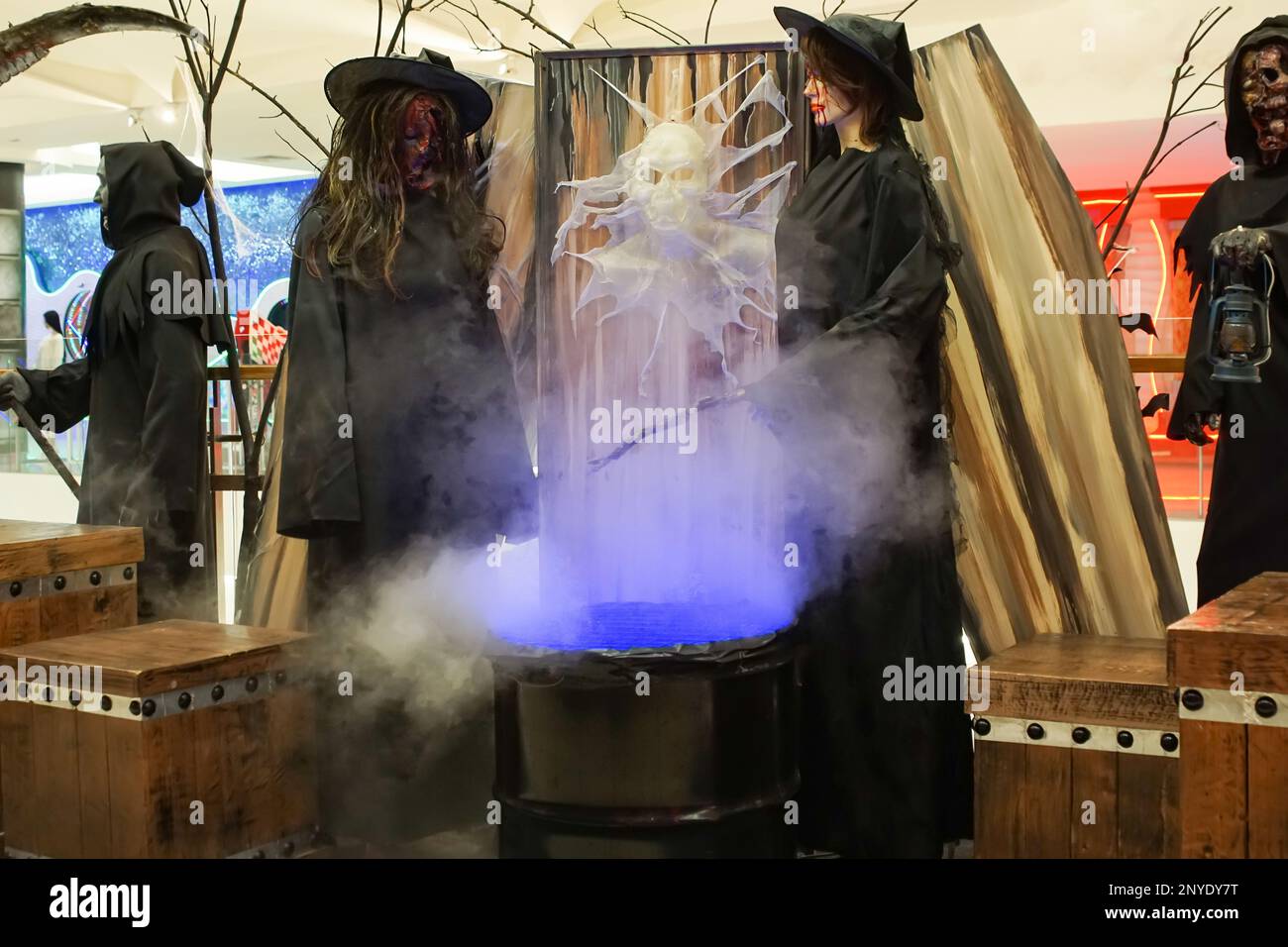 Cauldron medieval hi-res stock photography and images - Alamy