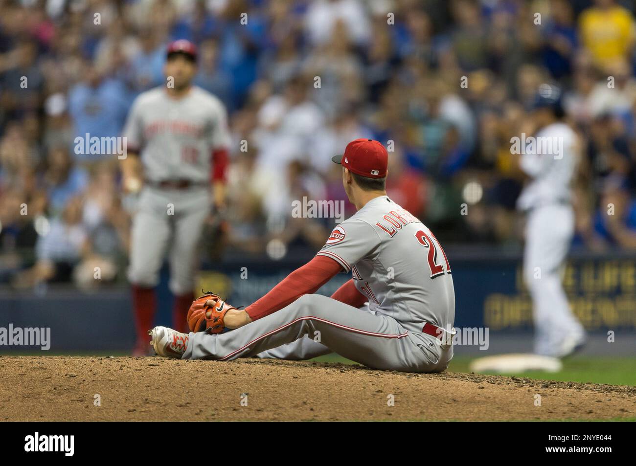 August 11, 2017: Cincinnati Reds relief pitcher Michael Lorenzen #21 ...