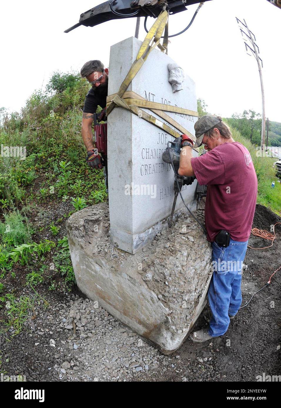 Balant Construction workers Charlie Howell (left) and Shawn Joyce ...