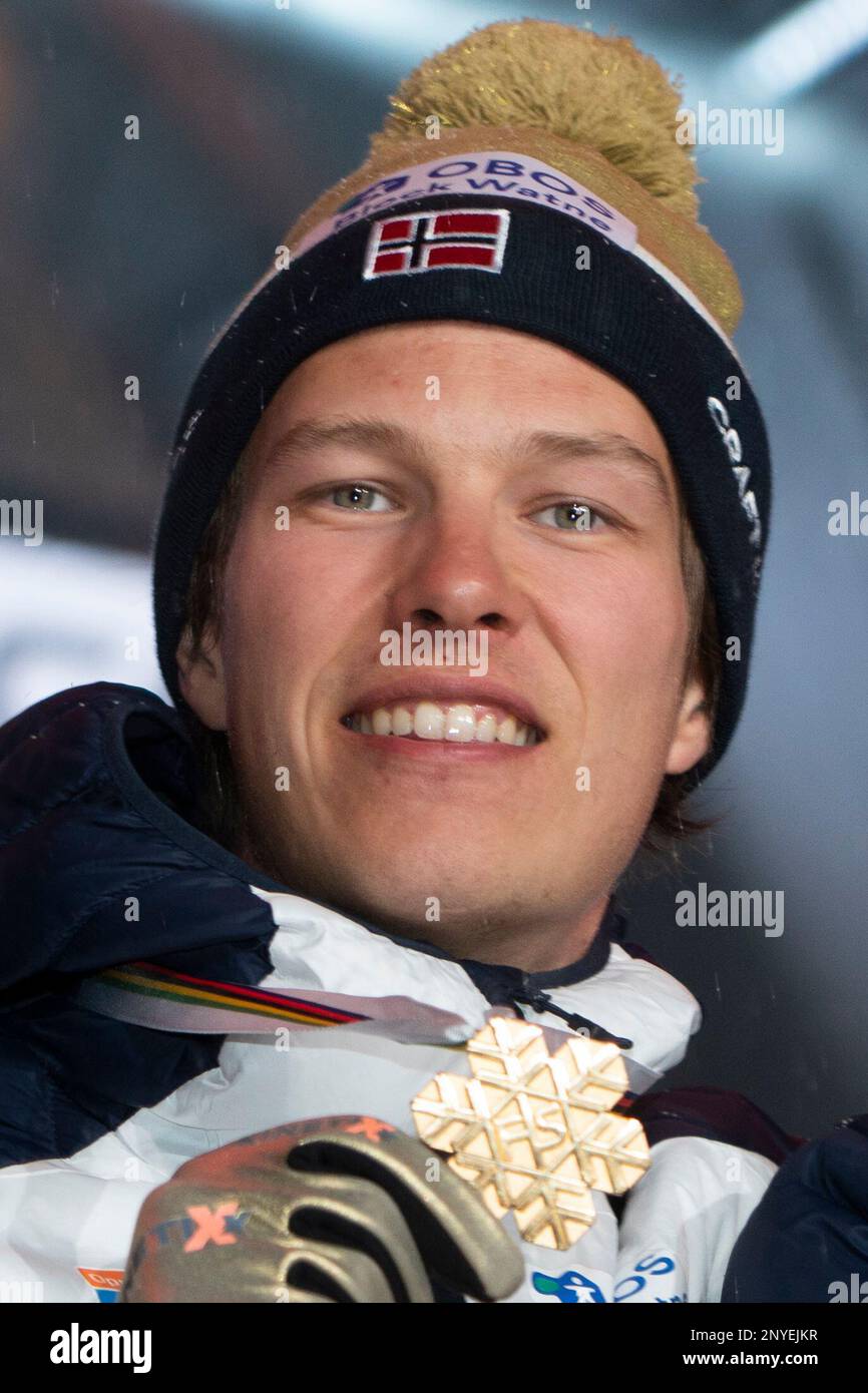 Gold espen hi-res stock photography and images - Alamy