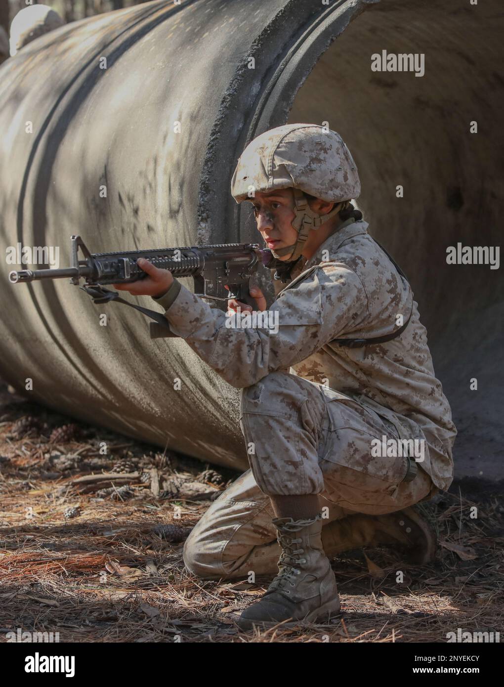 Recruits with Kilo Company, 3rd Recruit Training Battalion, conduct the ...