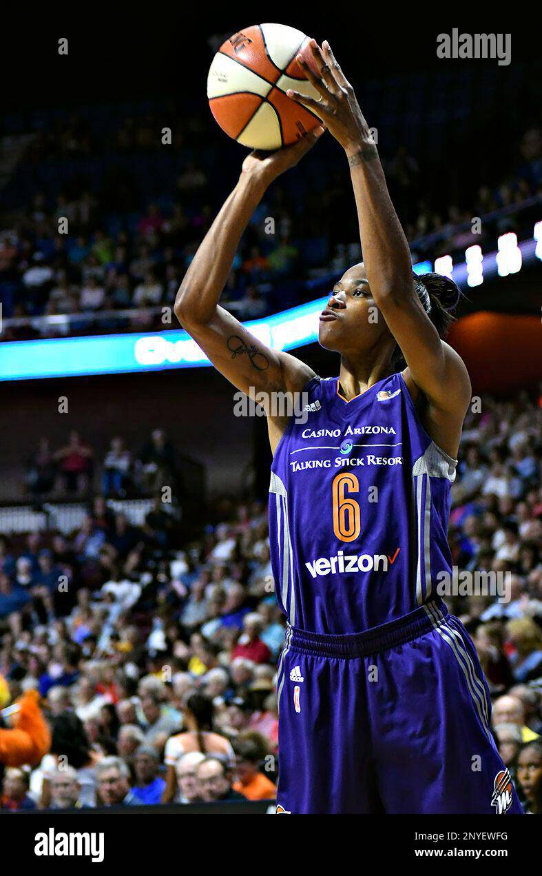Aug.4, 2017: Phoenix Mercury guard, Yvonne Turner, shoots a jump shot ...