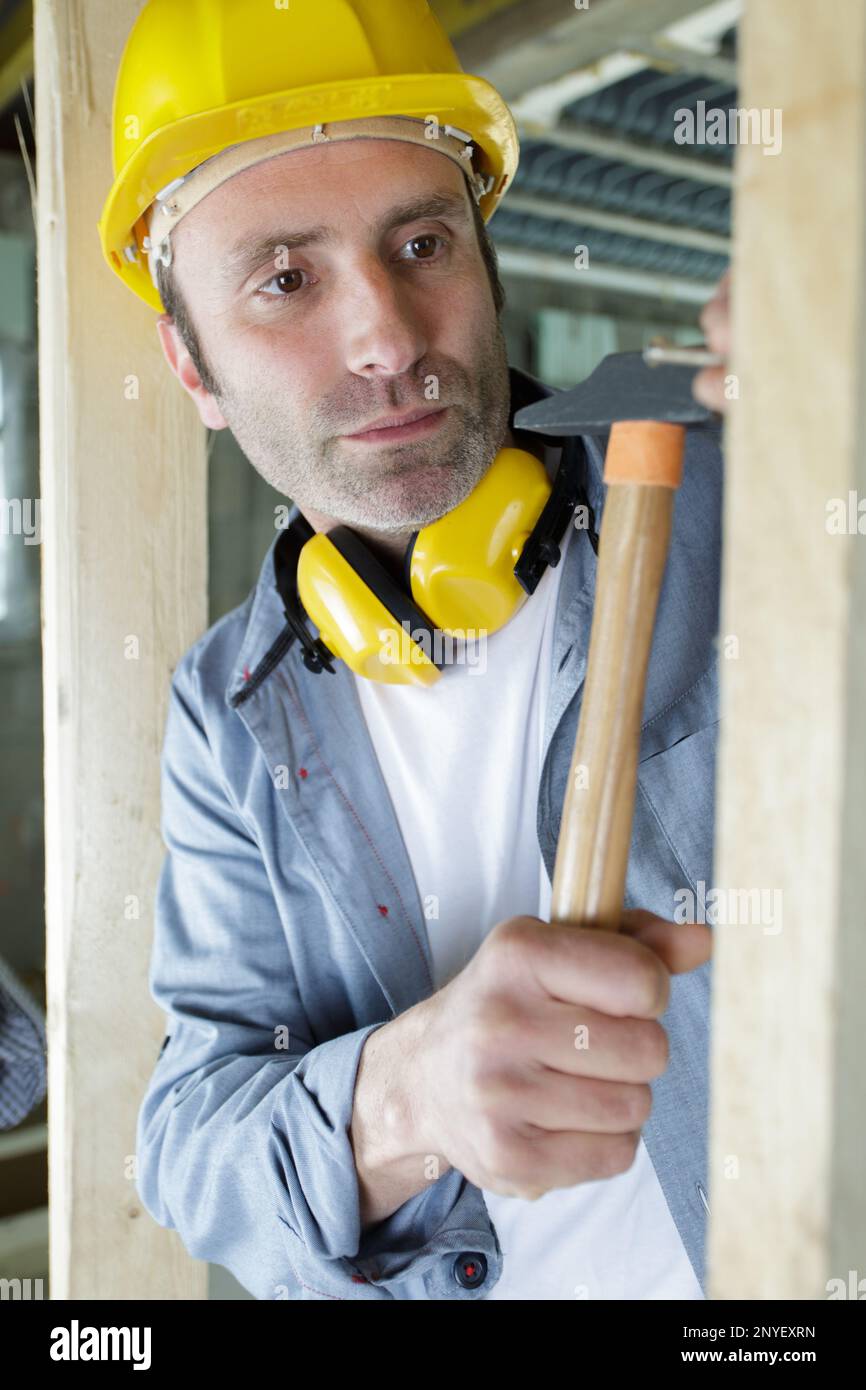 Builder rooftop home sun hi-res stock photography and images - Alamy