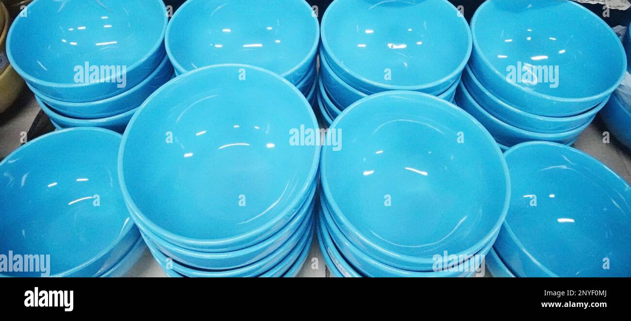 Stack of glass bowls hi-res stock photography and images - Alamy