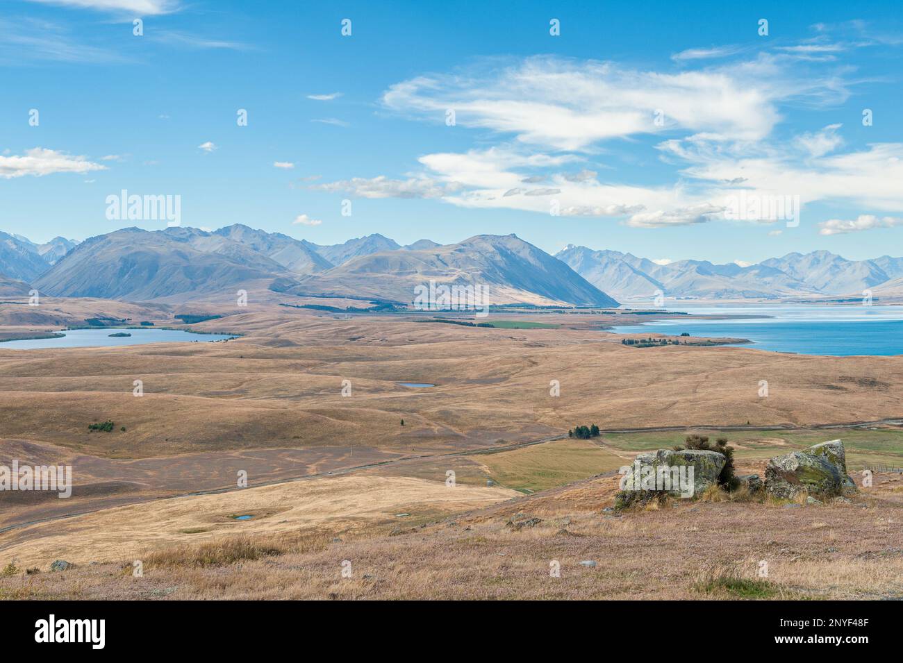 Mackenzie country with Lake Alexandrina and Lake Tekapo on South Island ...