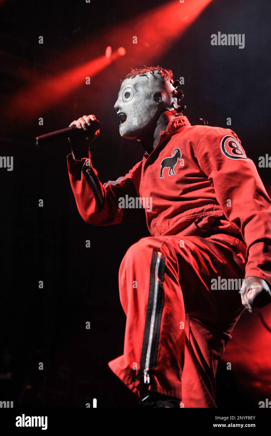 Corey Taylor of Slipknot performs during the Mayhem Music Festival at ...