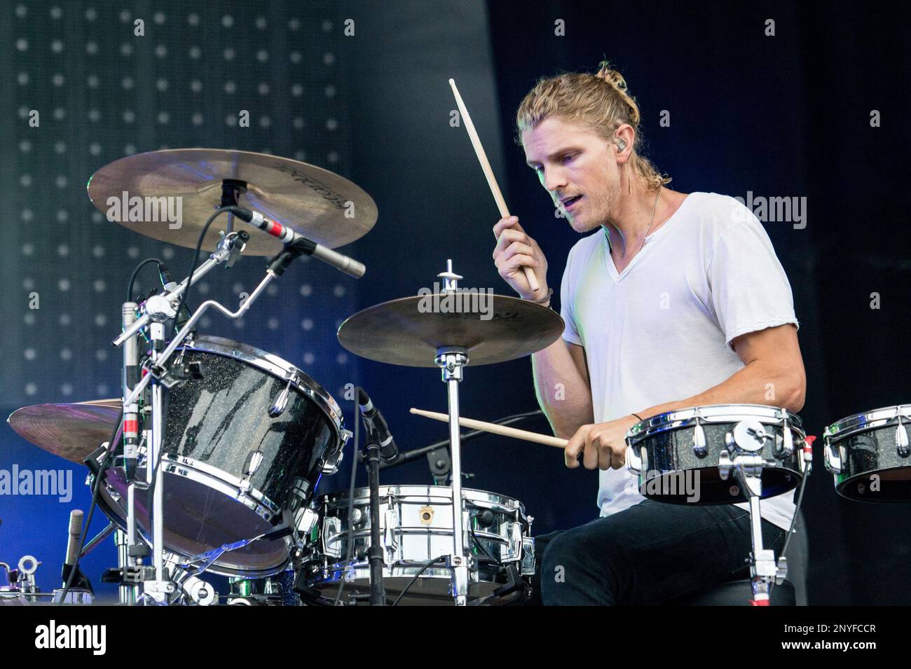 Mark Pontius of Foster The People performs during the Firefly Music ...
