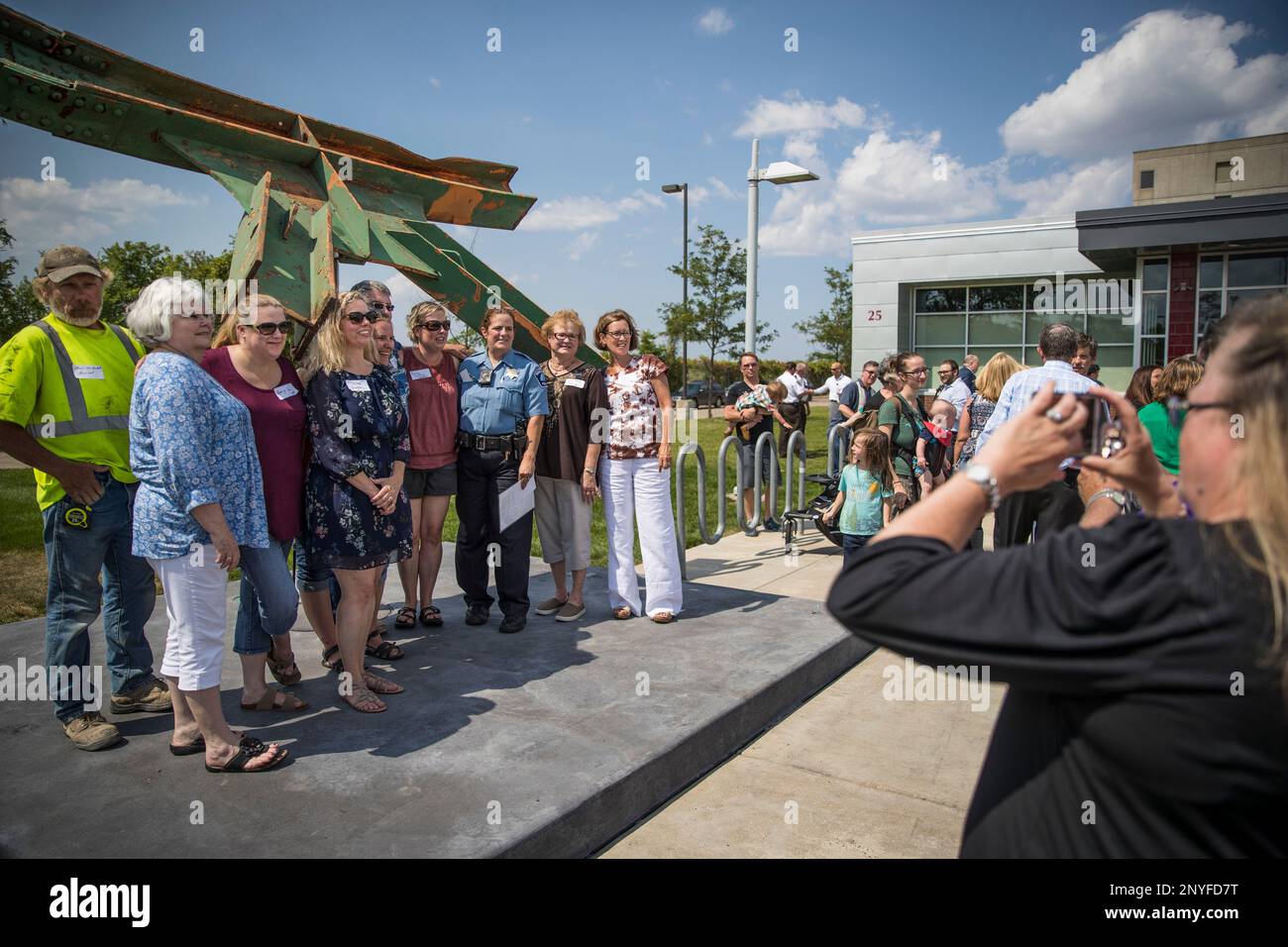 A group of survivors of the Interstate 35W bridge collapse posed for a ...