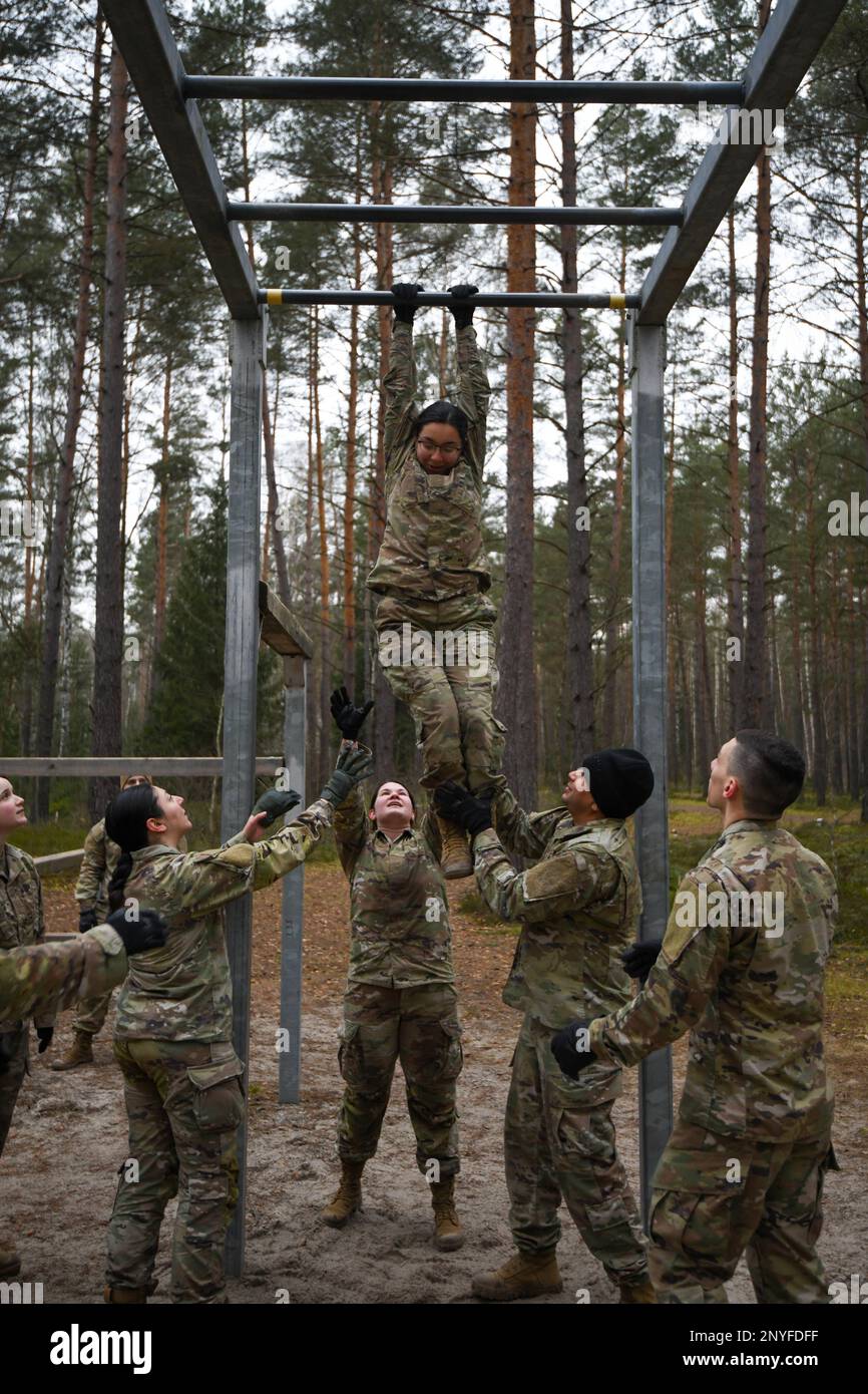 U.S. Soldiers assigned to Alpha Company, 307th Military Intelligence ...