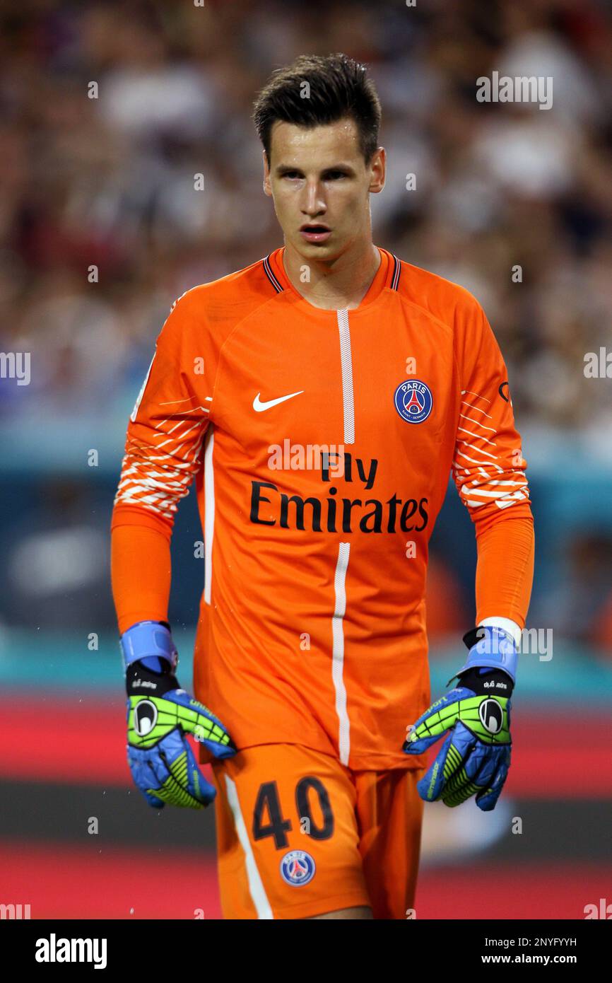 MIAMI GARDENS, FL - JULY 26: Paris Saint-Germain goalkeeper Rémy ...