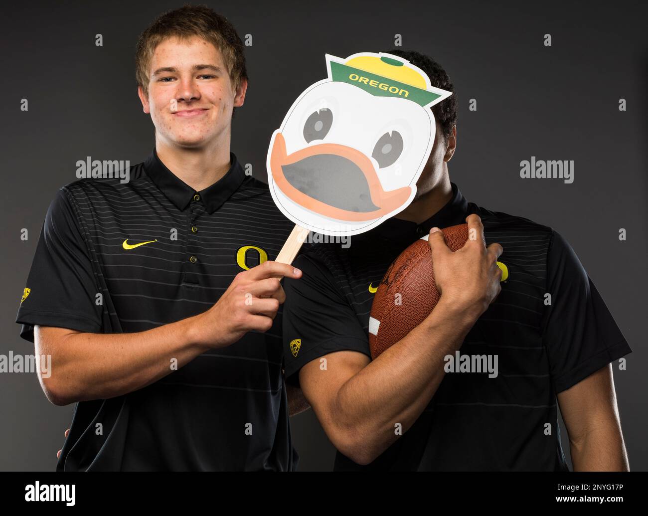 LOS ANGELES, CA - JULY 27: Oregon Ducks linebacker Troy Dye and ...
